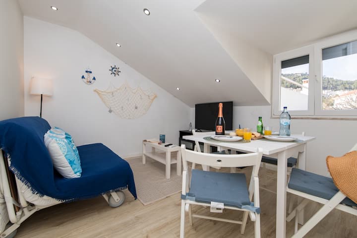 Sesimbra Centro | T1 P/4 A 2 Min Da Praia - Sesimbra