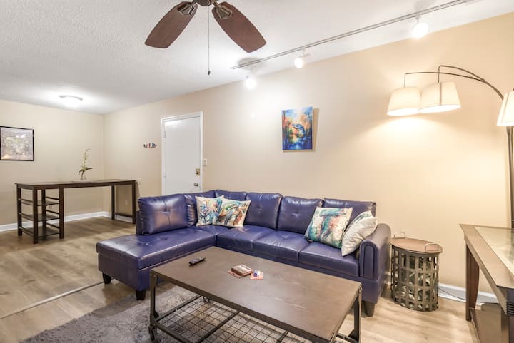 Stylish 1br Getaway Near Uf & Dining - Gainesville, FL