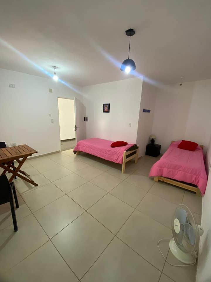 Habitación ,Estilo Monoambiente Con Baño Privado. - Marcos Juárez