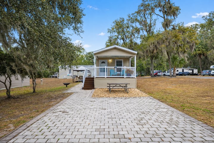 Coastal Cottage With Community Pool & Hot Tub - Crystal River, FL