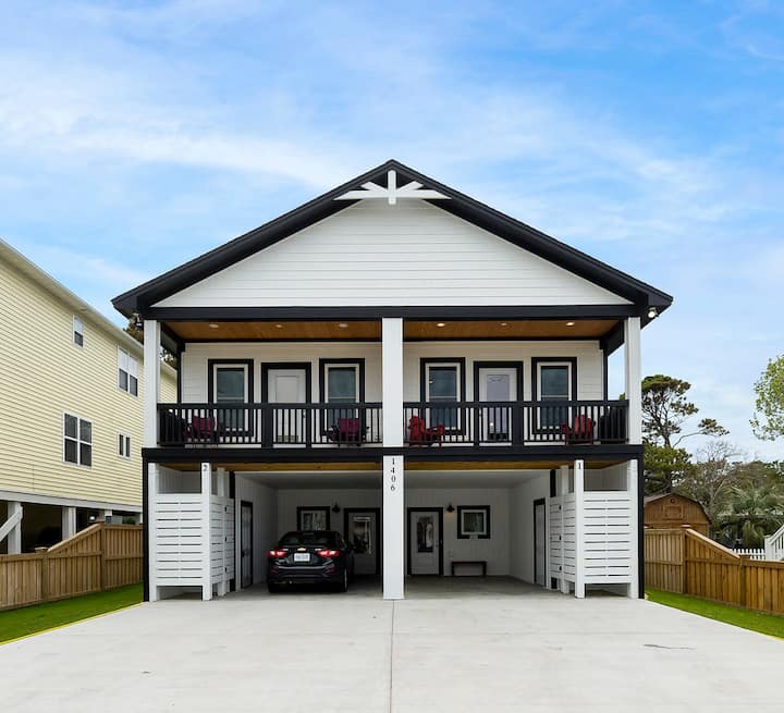 Whole Snapper Lane Duplex- 6 Beds, 5.5 Bath House - Carolina Beach, NC