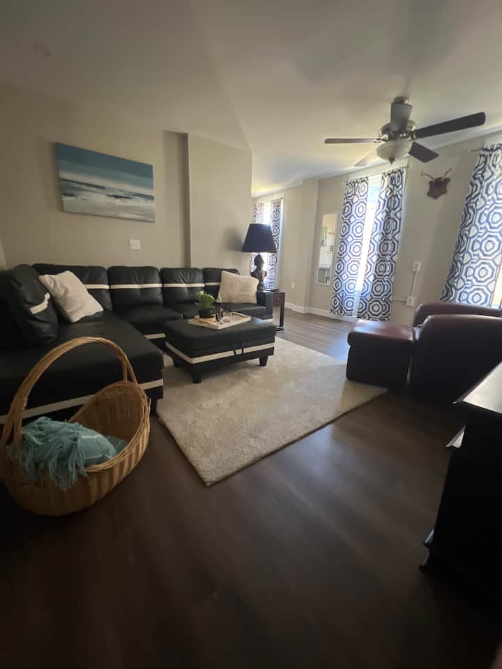 Cozy House Near Historic St. Anne’s District - Dayton, OH