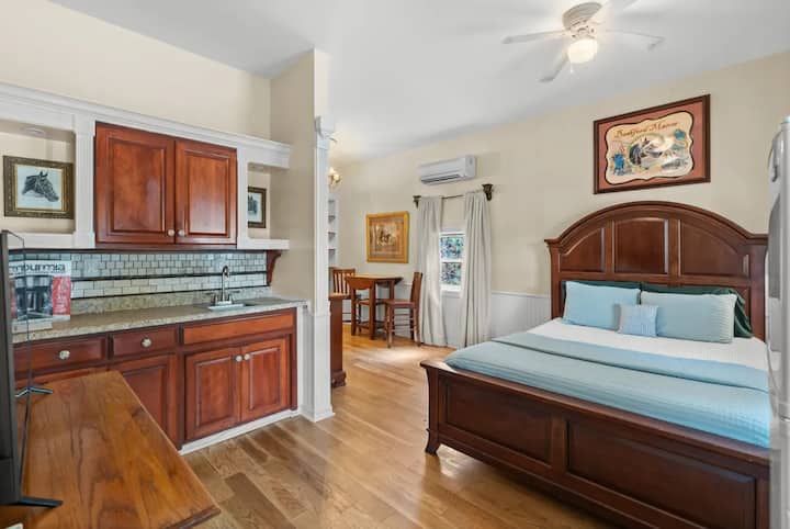 Queen Boutique Apt 10 Min To Ky Expo, Safe Comm - Murray Hill, KY
