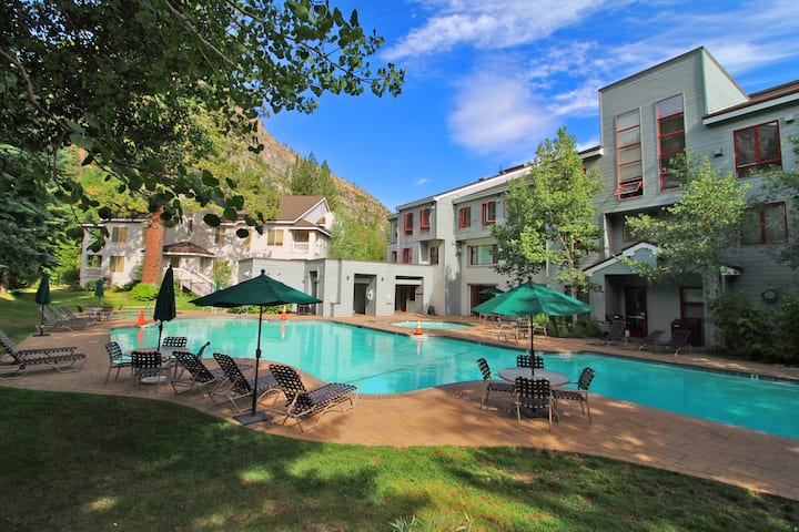 Ptl 309: Studio + Loft. Ski-in/out. Hot Tubs - Olympic Valley, CA