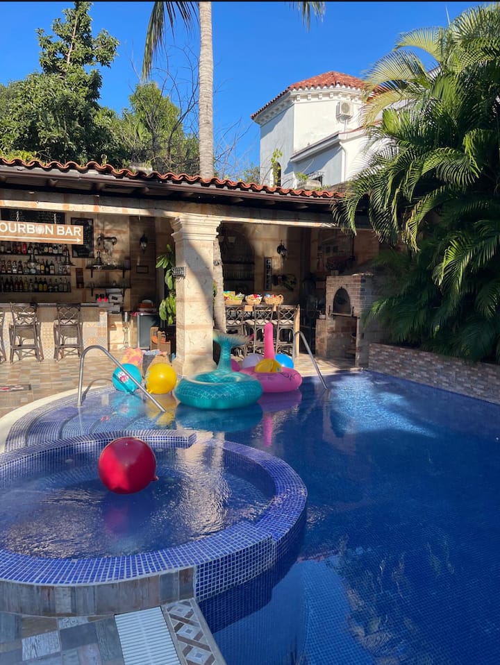 Castillo De Piedra - Havana