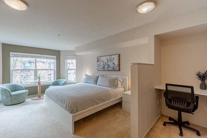 Convenient Apt In Downtown - Seattle, WA