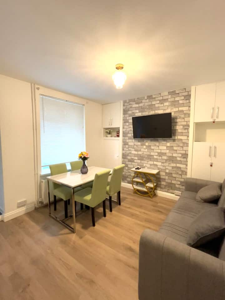 Ideal House In Swansea - Swansea