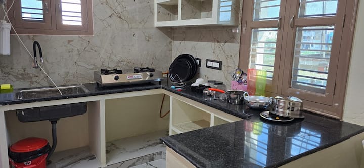 Dharani Stay 1bhk(ac) 10,mins Padmavathi Devi Tmpl - 蒂魯帕蒂