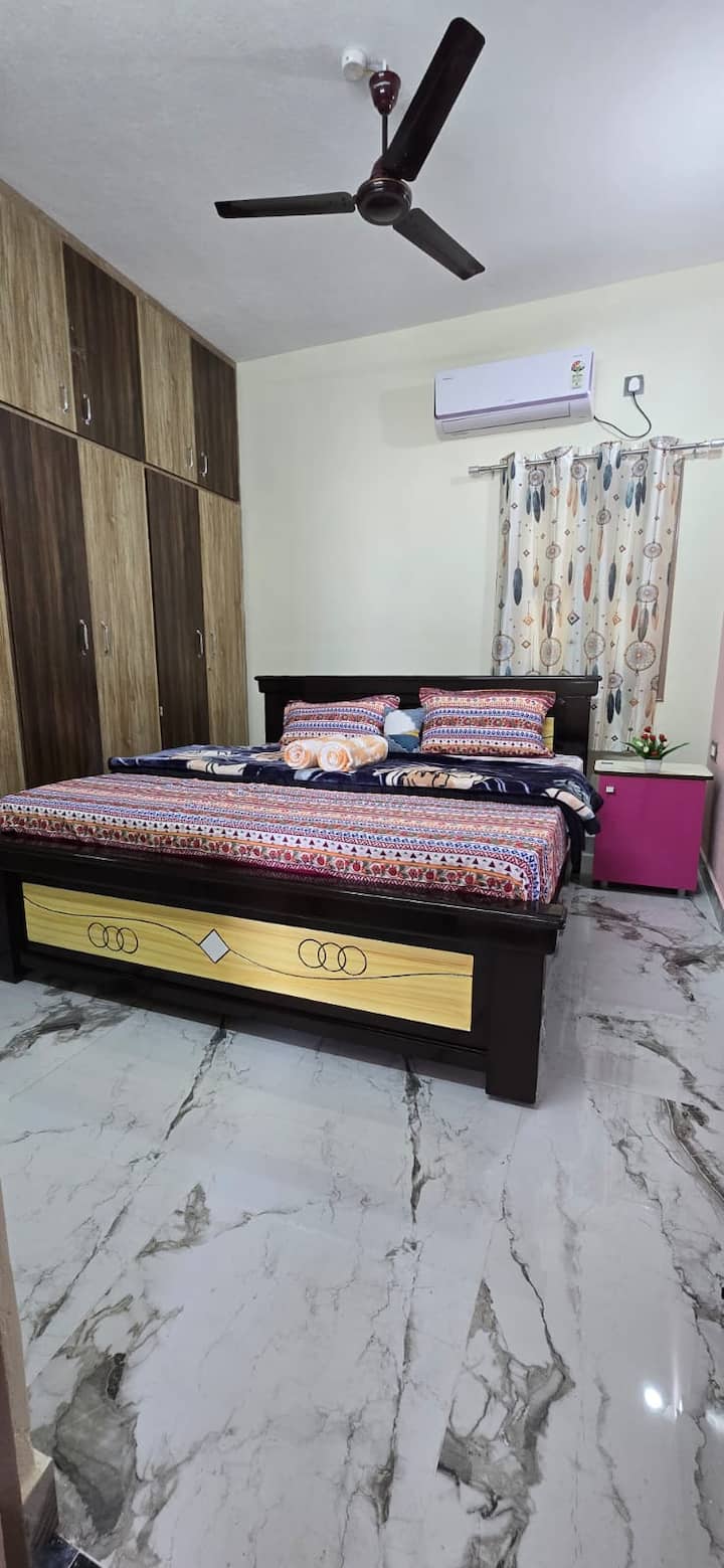 Dharani Stay 1bhk(ac) 10,mins Padmavathi Devi Tmpl - Tirupati