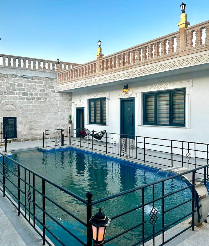 Midyat Pandora Konağın’da Havuzbaşı Suit Oda - Mardin
