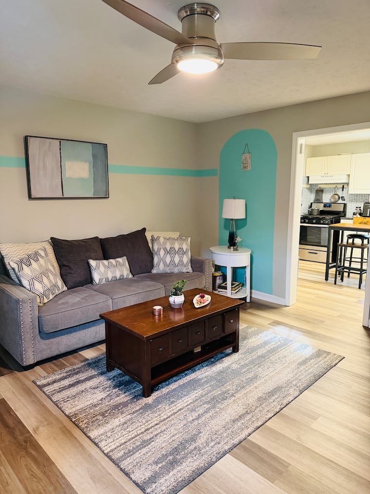 Cozy Cottage By The Sheep - Gallatin, TN