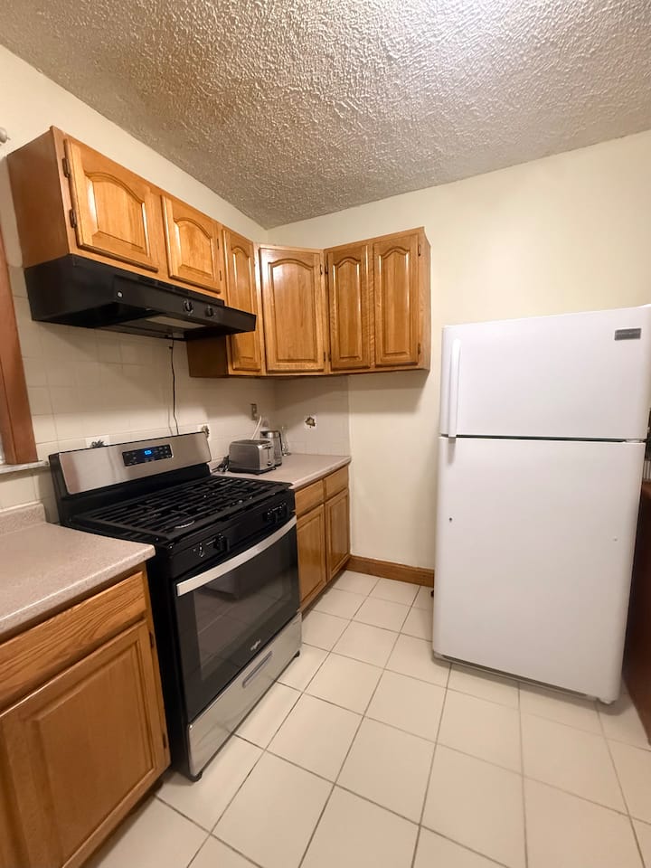 Lovely 4bedroom Apartment In Malden - Malden, MA