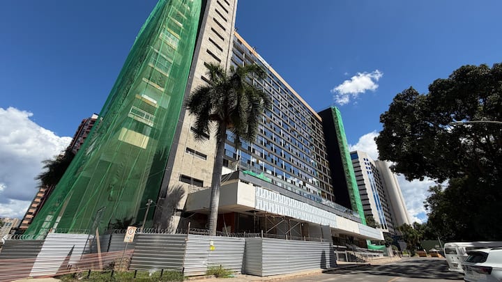 Grande Promoção Devido à Reforma Externa Do Hotel. - Brasilien