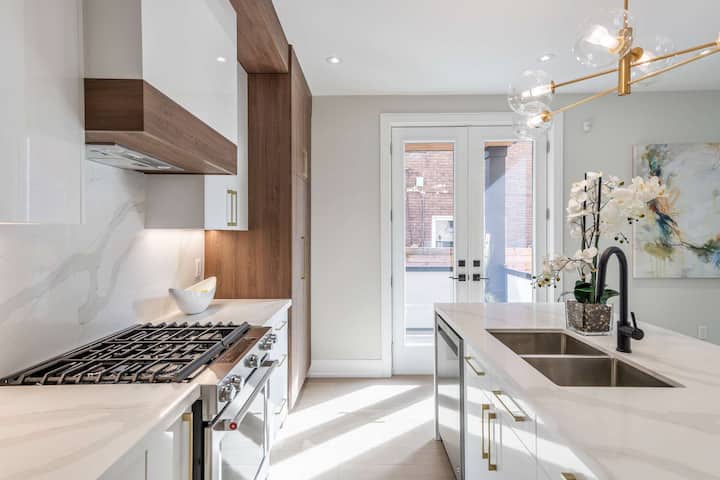 West Queen 3br Premium Residence - 토론토