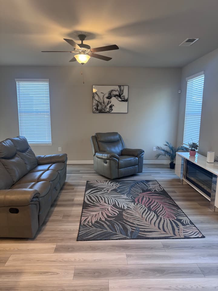 Harmony Loft - Hampton, GA