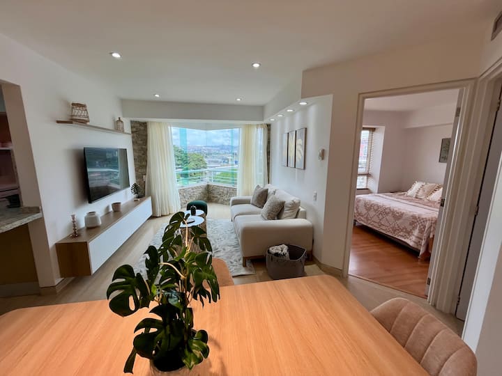 Vistas Increíbles Y Confort En El Rosal - Caracas