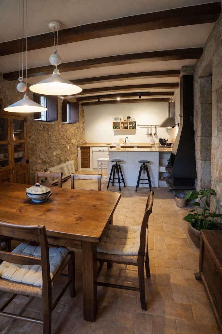 Cal Mestrico Casa Rural • By Calquerol - Berga