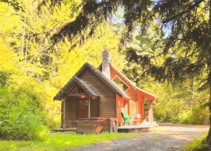 Woodland Reverie ~ Your Dream Cabin In The Woods - Sooke