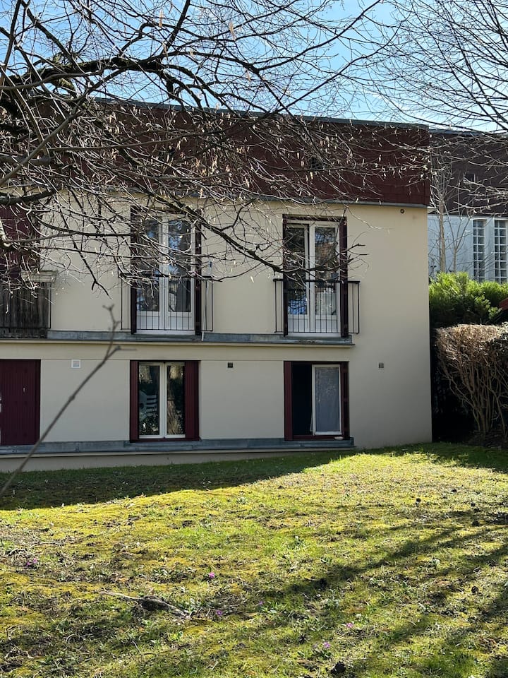 Studio Cosy à 2 Pas Du Parc De Sceaux Tout éQuipé - Châtenay-Malabry