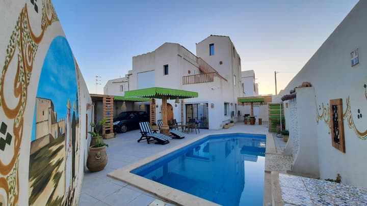 Maison Spacieuse S+3 Avec Piscine - Houmt Souk