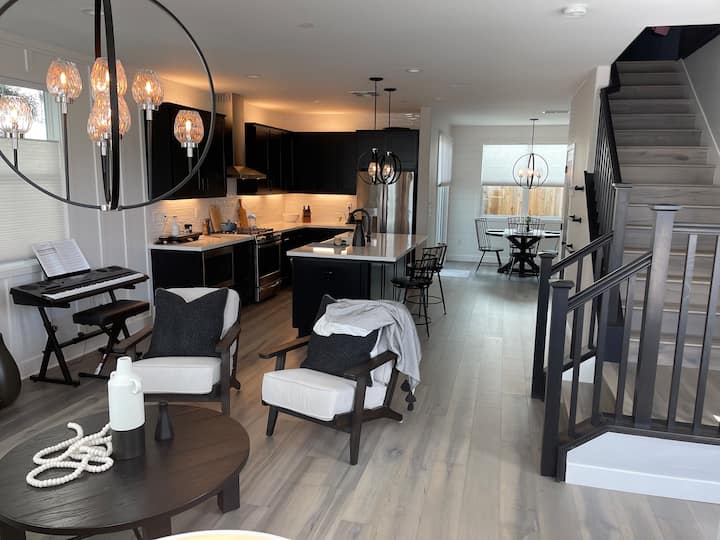 Modern Farmhouse Retreat In Rocklin | 3br • 2.5ba - Rocklin, CA