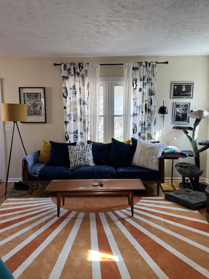 World Cup Comfort Zone In Central Kc - Open June 1 - Kansas City