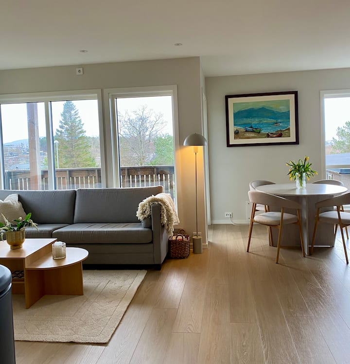 Pen Leilighet Med Sentral Beliggenhet. 3 Soverom. - Ålesund