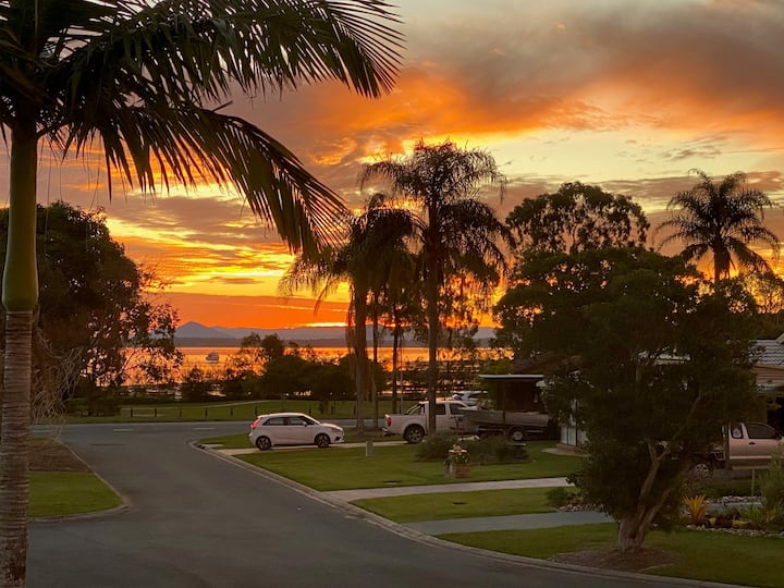 Birdsongs On Banksia - Water Views + Pool - Bribie Island