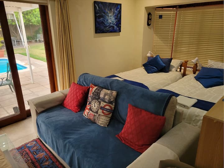 Poolside Guest Suite - 西薩默塞特