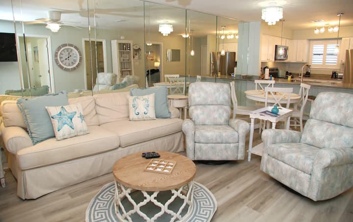 Close To The Wharf + Florabama + Beach - Orange Beach, AL