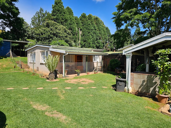 Leopard’s Tree Garden Cottage - Greytown