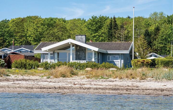Beautiful Home In Bjert With Sauna - Kolding