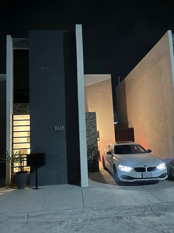 Casa/completa/habitación/plantabaja/issste/3baños - Torreón