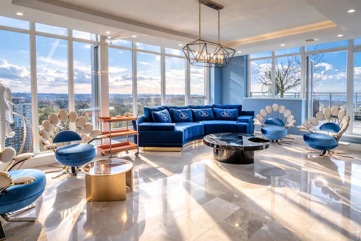 Luxurious Penthouse | Cityscapes - New Westminster