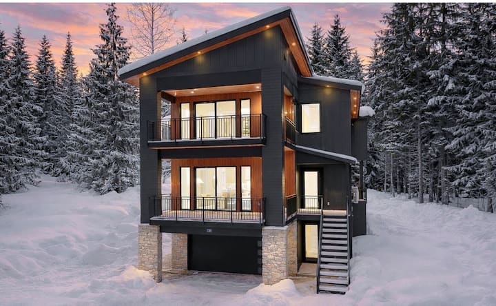 Modern Cabin W/ Steam Sauna + Hot Tub - Snoqualmie Pass, WA