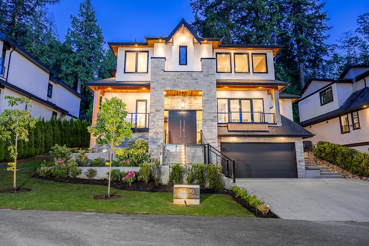 Modern Executive Estate – Greater Vancouver - White Rock