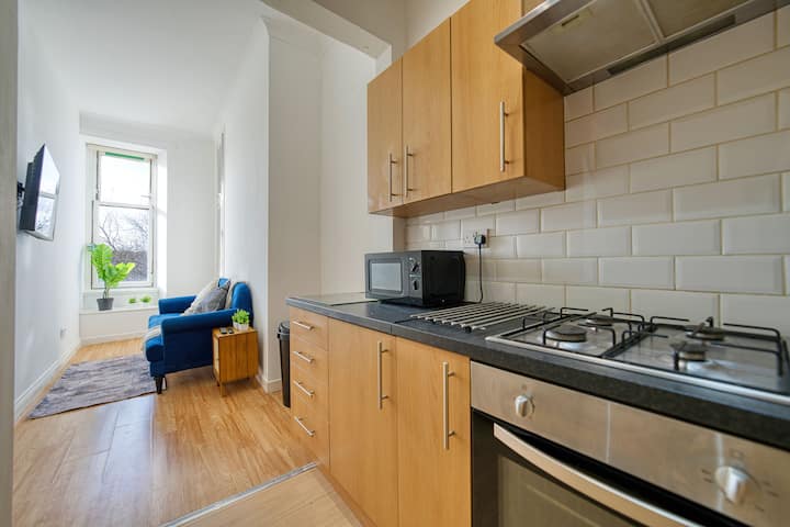 Central Finnieston Tenement | Walk To Hydro - Glasgow