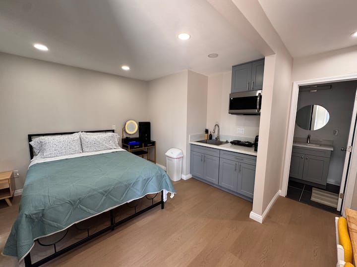 Free Parking Private Apartment With Kitchen B-b - Hacienda Heights, CA