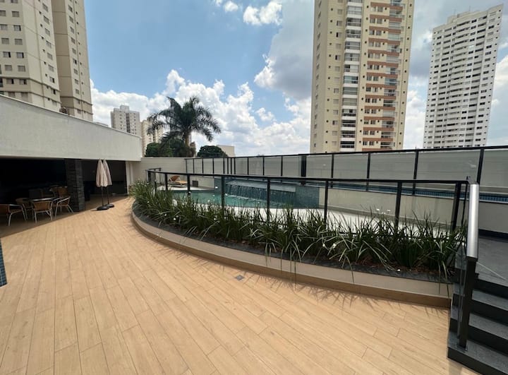 Lugar P/ Ficar - Suíte  Em Apartamento- - Goiânia
