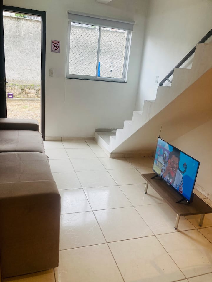 Excelente Casa Ao Lado Do Centro! - Criciúma
