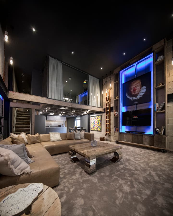 The Bells Leeds - Liberty - 리즈