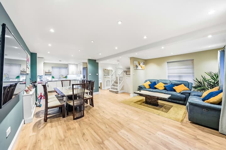 5 Bedroom Home In Hainault - Barking