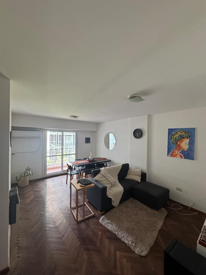 Semipiso De Dos Dormitorios En Pleno Pichincha. - Rosario