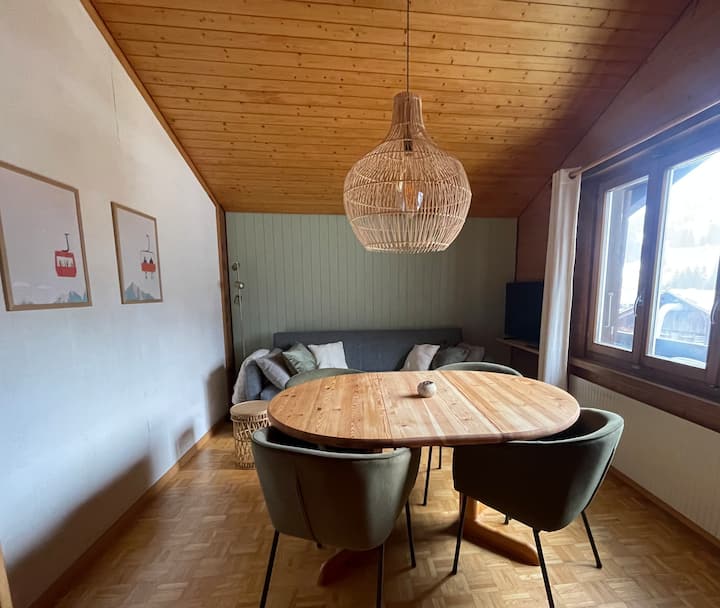 Wohnen Im Bärgkristall
Beste Lage Zum Skigebiet - Adelboden