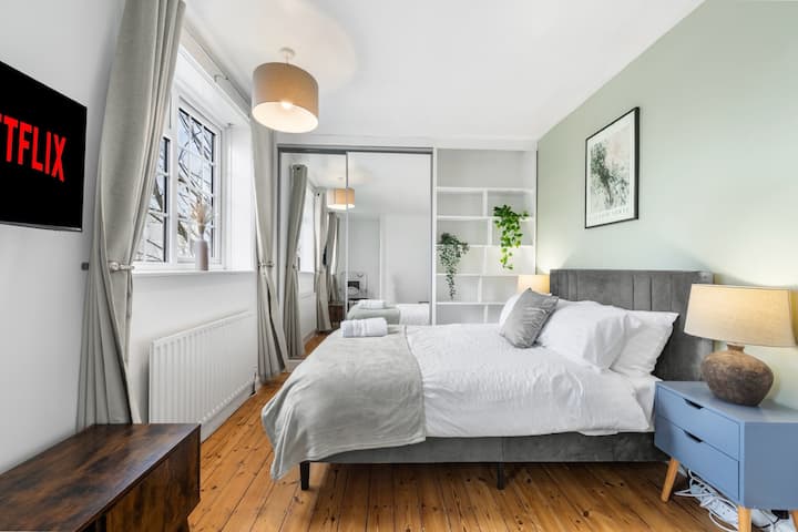 Chic 3 Bed London Home Near Wimbledon / Sleeps 7 - 엡솜