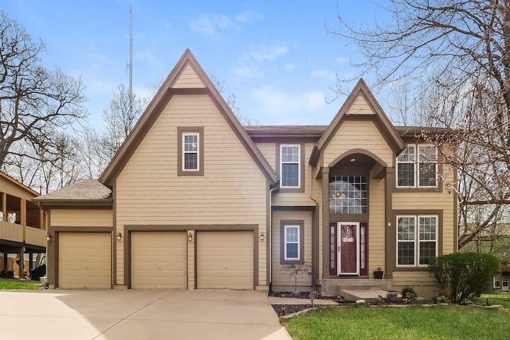 Fantastic 5 Bed|5 Bath|2 Living Spaces|fifa Ready! - Olathe, KS