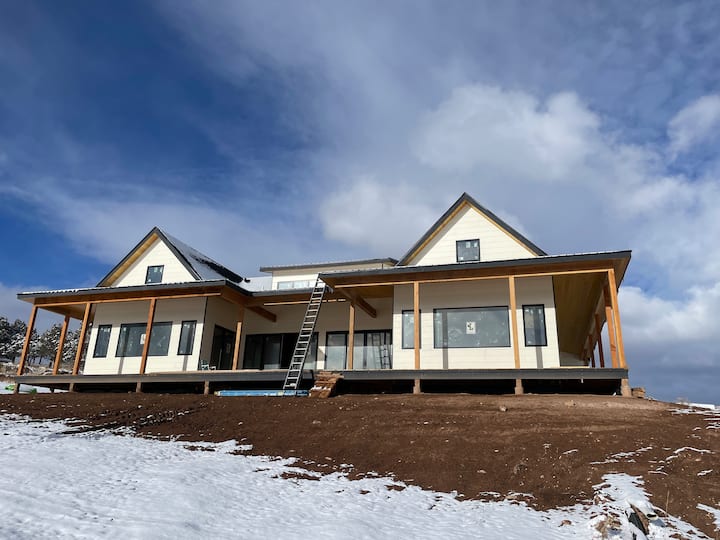 Alone On A Mountain Yet Close To Food And Shops! - Basalt, CO