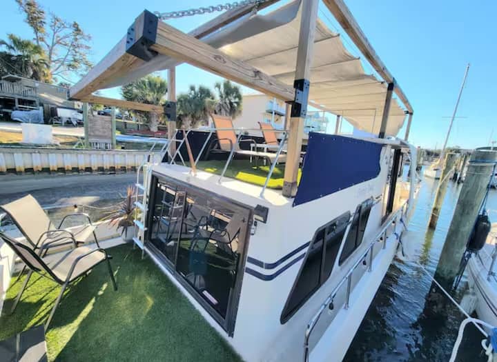 Stay Where The Water Meets Relaxation! - Panama City