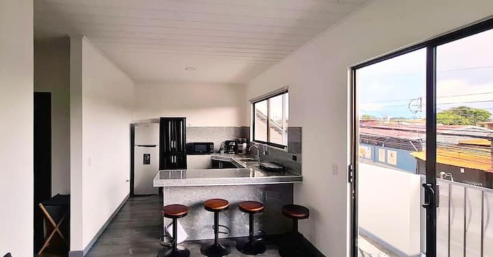 Bonita Village 3 Min Ariport W/ A/c - Alajuela