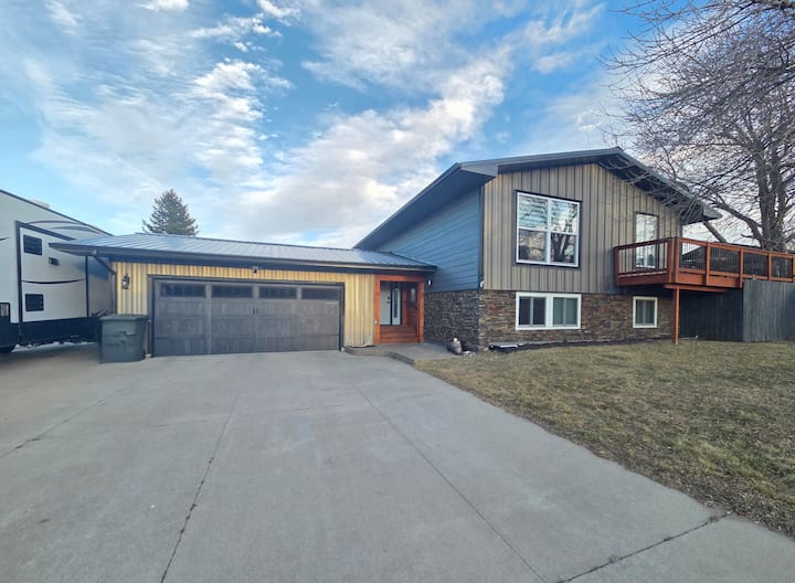 Cozy Nest In The Hills - Sturgis, SD